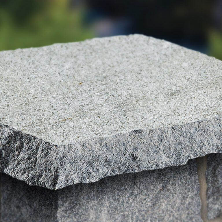 Round Side Out Wisconsin Granite Fieldstone Thin Stone Veneer