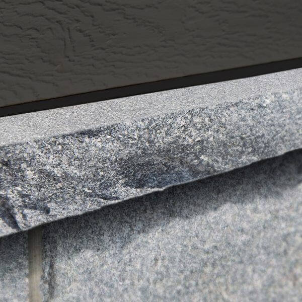 Round Side Out Wisconsin Granite Fieldstone Thin Stone Veneer